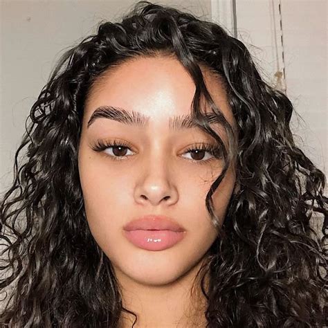 Amour Nesia Long Curly Lashes Natural Long Curly Eyelashes Natural