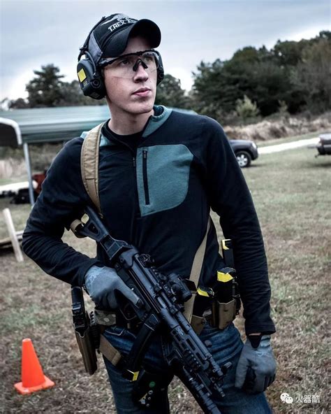 【迷妹迷弟看过来】北美玩枪达人lucas Botkin图集