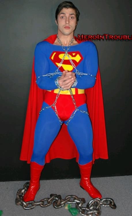 Superman Captured By The Villain But He Remains De Tumbex