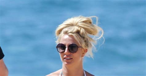 Hot Girls And Ladies In Bikinis Britney Spears