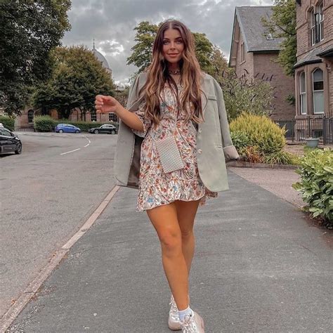 Lucy Sparks The Lovely Bethbartram Looking Stunning In Facebook