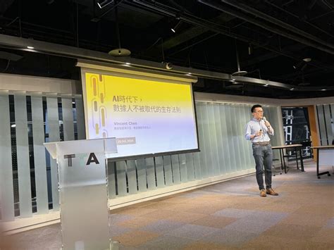 很高興再次受邀參加台灣資料科學社群 Data Science Meetup，分享我對當前數據分析師與資料科學家，職業發展的一點看法。 這兩年