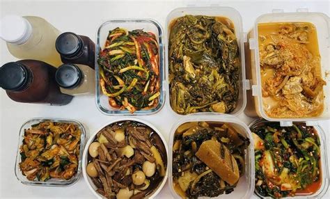 Keun 들비랑 산책 다녔고 지금은 모아랑 산책 다니는 우리 동네 작은 공원엔 청소하는 아주머니가 계십니다 비정규직 무슨 규정 탓에 10개월 일하면 2개월은 일을