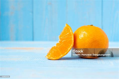 나무 테이블 배경에 신선도 만다린 오렌지 비타민 C와 높은 항산화 물질이 풍부합니다 유기농 과일과 음식 건강 개념 0명에 대한 스톡 사진 및 기타 이미지 Istock