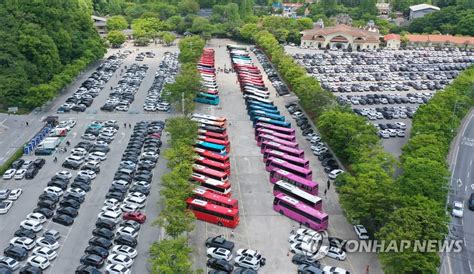 차량으로 가득 찬 한국민속촌 주차장 연합뉴스