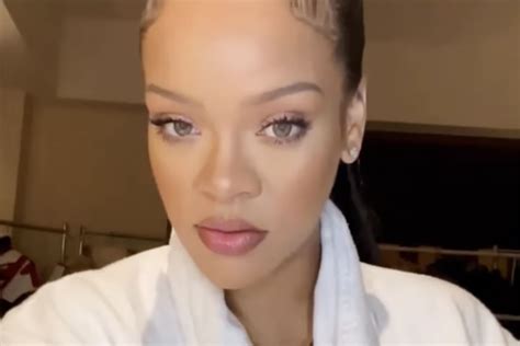 Rihanna Eye Makeup Looks Mugeek Vidalondon