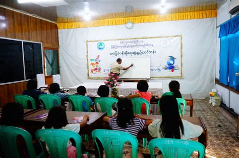 ကလေးခရိုင် လူထုအခြေပြုဗဟိုဌာန Community Centre၌ အခြေခံပန်းချီရေးဆွဲနည