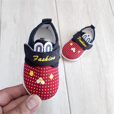 خرید و قیمت کفش صدادار بچگانه از غرفه لوازم جانبی موبایل شاد