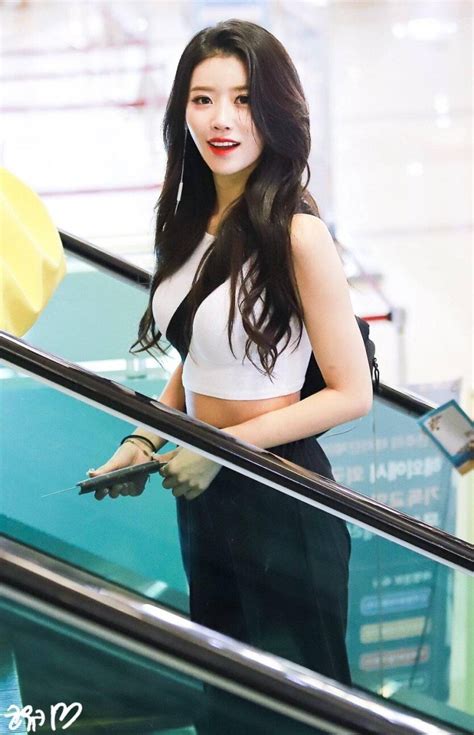 가슴으로 미용하는 러블리즈 미주  유머 움짤 이슈 에펨코리아