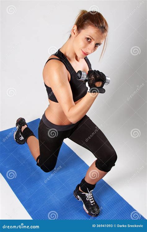 Fille De Forme Physique Image Stock Image Du Pompe Session