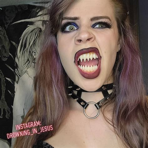 Pennywise Sharp Teeth Dentures It Killer Clown Cosplay Accessory For