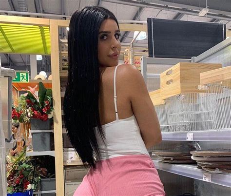 Lily Adrianne E Pictures News Photos Picture Slideshows More