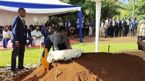 June Moi 5 Photos From Ex Presidents Daughters Burial Ceremony In