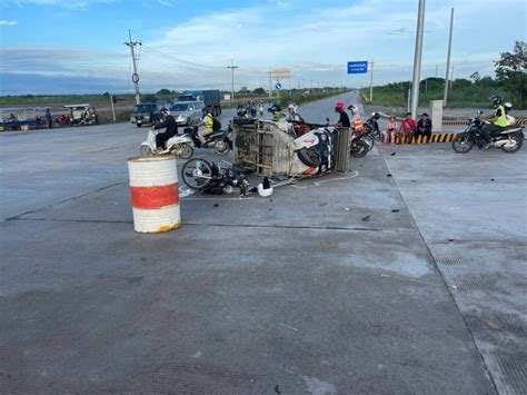 ម៉ូតូហុងដាឌ្រីមជិះបុ កគ្នាជាមួយម៉ូតូកង់បី ក្រឡាប់ផ្ងារជើង របួសធ្ង