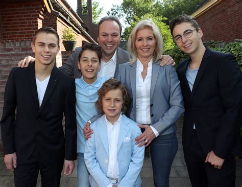 Mariska Bauer Geniet Van Haar Gezin Gezellig Avondje Met De Boys