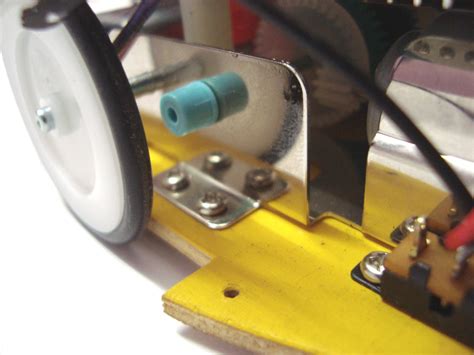 Obstacle Avoiding Robot 6 Steps Instructables