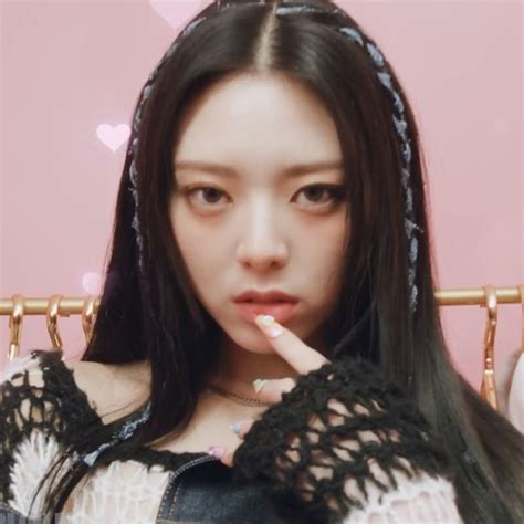 Pin By ᨐᵉᵒʷ On ─ ⩩ Itzy Itzy Crazy Love Photo Book