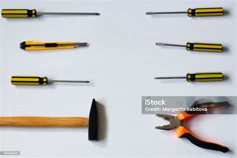 다양 한 수리 도구 건물을 위한 장비 흰색 배경 평면도 복사 공간 Diy에 대한 스톡 사진 및 기타 이미지 Diy 개선 공예 Istock
