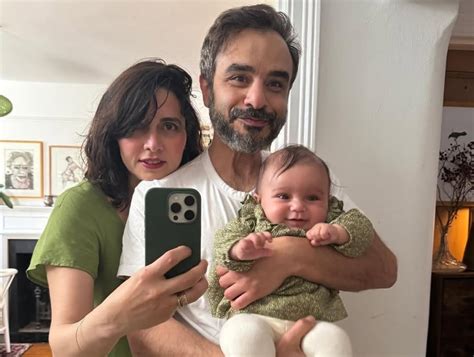 ‎🎬پیج رسمی هنرمندان🎬‎ ‎نوید محمدزاده با خواهرِ همسرش مریم حسینی