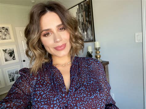 How To Curl Your Bob How To Curl Short Hair Curls Fashion And Beauty Tips