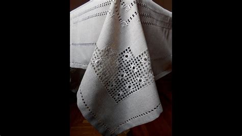 Лляна скатертина ручної роботи з серветками в техніці хардангер Купити