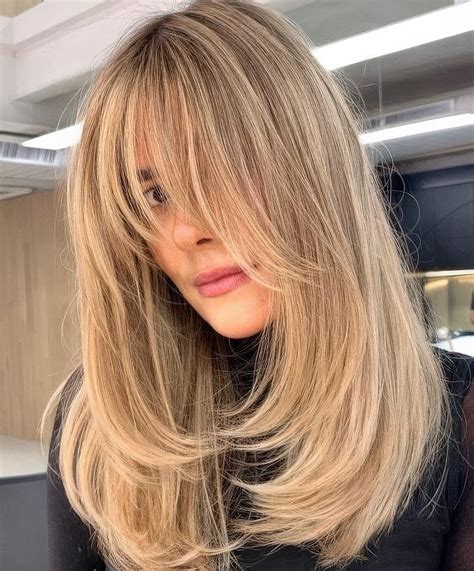 32 Beautiful Butterfly Haircuts With Bangs Styleoholic