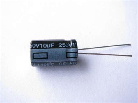 Capacitor 10uf 10 Uf 250v 250 V Radial Electrolytic 105c 100 Pcs