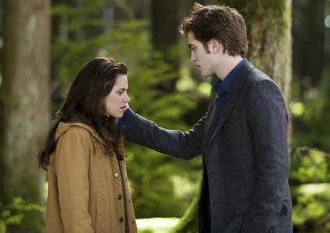 Review Bella Mopes Through Pretentious ‘new Moon