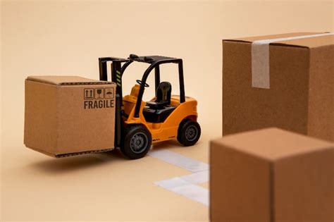 지게차 및 상자 공급망 개념 무료 사진