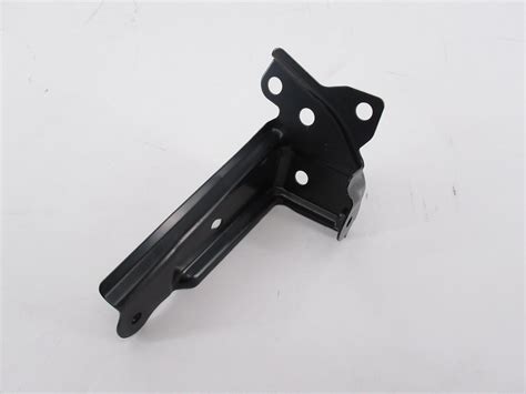 Genuine Oem Toyota 53835 10040 Passenger Front Fender Bracket 2018 2020