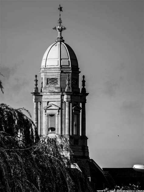 무료 이미지 검정색과 흰색 화이트 건물 경계표 어둠 교회에 예배당 검은 단색화 예배 장소 종탑 영국 첨탑 뾰족한 탑 피터 버러 흑백 사진