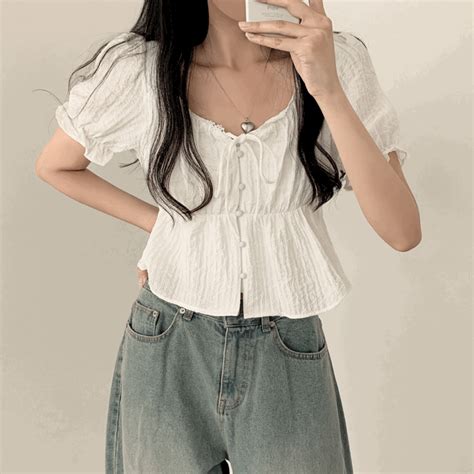여리핏 핏보장 여름로망 하늘하늘 콩단추 리본 프릴 반팔 블라우스 에이블리
