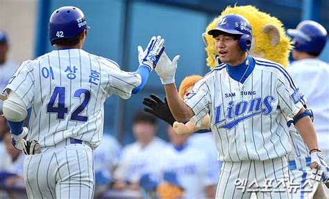 김상수 이상훈이형 데뷔 첫 홈런 축하해요 포토