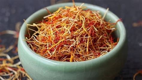 ریشه زعفران چیست و چه کاربردی دارد؟ مجله اکالا