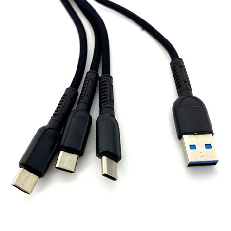 USB Oplaadkabel met 3 USB C Connectors 3 Android Apparaten Tegenlijk Opladen Met één Kabel