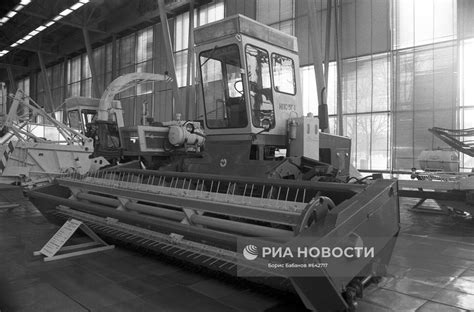 Косилка-плющилка самоходная КПС-5Г-1 | РИА Новости Медиабанк