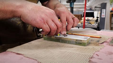 How To Sharpen A Chisel In 1 Minute A Simple Guide For Beginner Woodworkers Katz Moses Tools