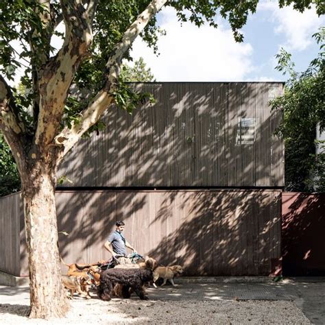 La Base Studio Wraps Glass Buenos Aires House With Shading Screen