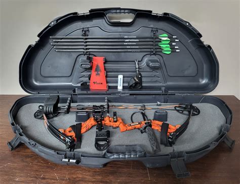 Used Bear Cruzer G2 Left Hand Compound Bow 5 70 Lbs 12 30 Package