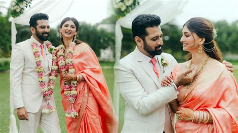 Actor Akshar Kothari Wife Sarika Khasnis Mangalsutra Design Wedding Photos Viral On Social Media