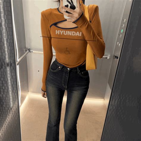 어깨패드 배색 트임 티셔츠 패드티셔츠 트임티셔츠 배색티셔츠 배색긴팔티셔츠 가을티셔츠 긴팔라운드티 에이블리