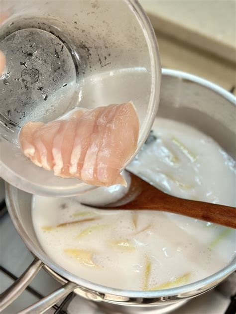 태국식 코코넛밀크수프 똠카까이 만들기