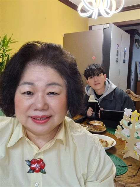 오늘은 구독자20만의 이웃집사장 유튜브 채널에서 저의 일상을 촬영해갔습니다 방구석 알바로 월 수익200~300버는 에드센스 블로그 쓰는 과정입니다 Catgpt로 하는