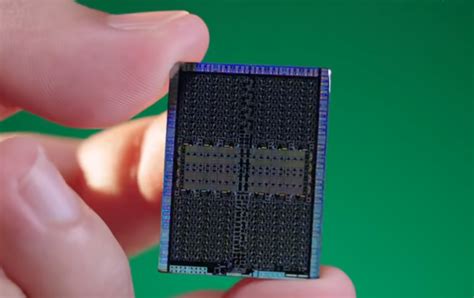 Rtx 5090d Gb202内核照首次公开：922亿晶体管的暴力美学 Nvidia Cnbetacom