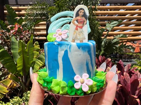 Moana Mini Cake Returns For World Princess Week At Disneys Polynesian