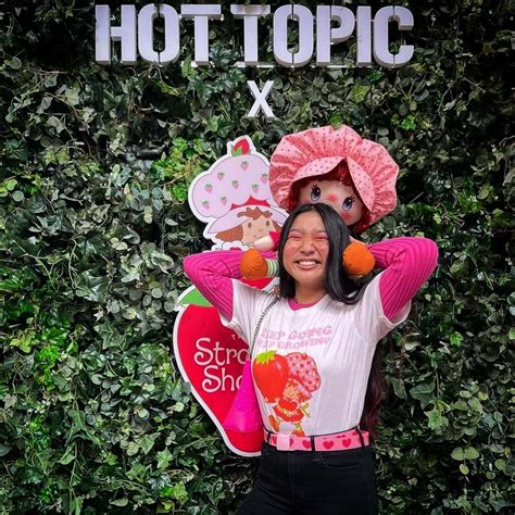 Flower Bars Vs Walls Which Is Best For Your Event