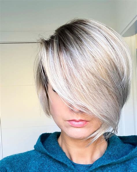 Jenna On Instagram Who Loves A Shadow Root 🙋‍♀️ Short Blonde Hair Root Smudge Blonde
