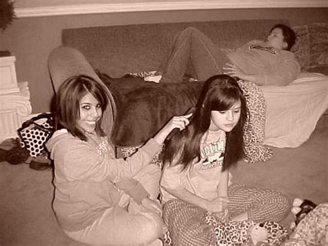 Pin By N On Selena Gomez Selena Gomez Cute Selena Gomez Photos Selena Gomez