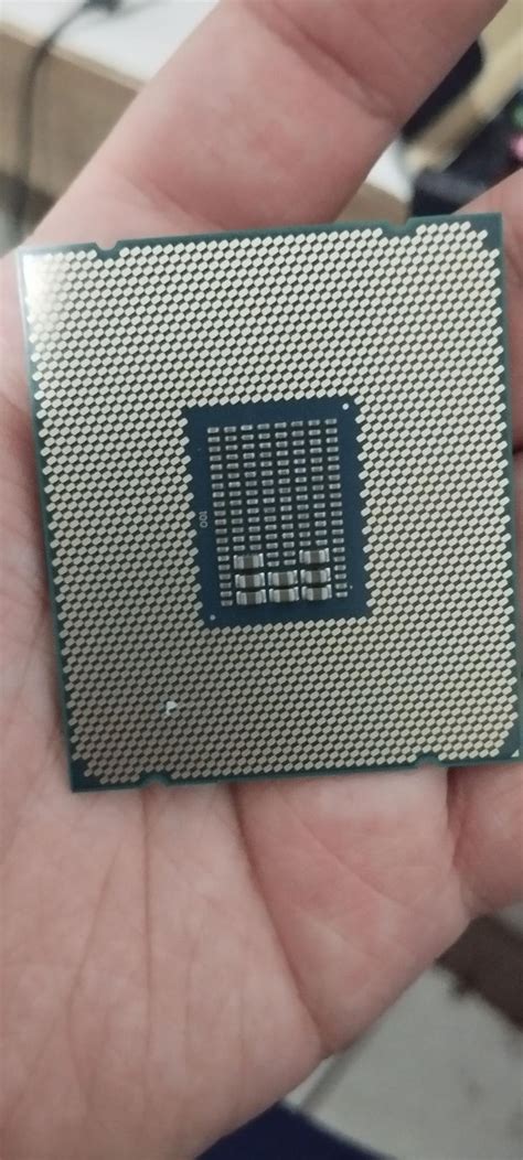 Este detalhe prateado no Xeon 2667 v4 é ruim? - Processadores - Clube ...