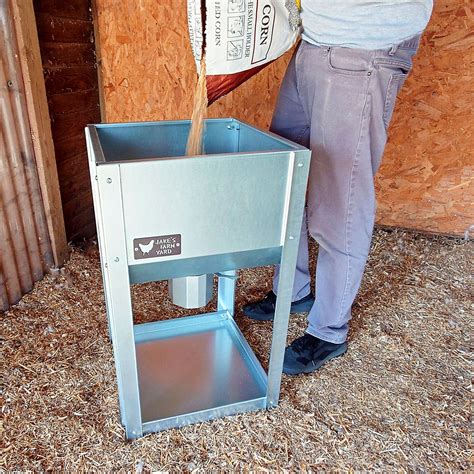 Chicken Feed Hopper With Easy Release Feeding System